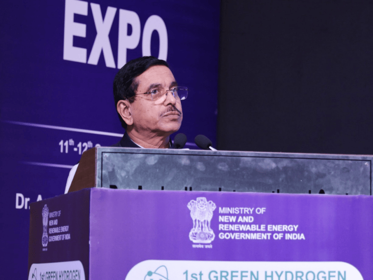 Centre Unveils INR 100 Cr Sops To Back Green Hydrogen Startups