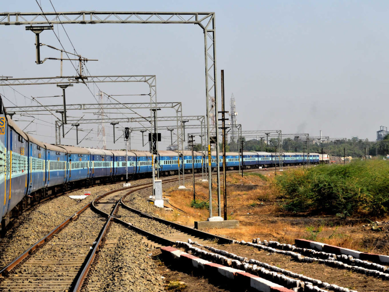 Railways Ministry Plans INR 1500 Cr IRCTC, IRFC IPO By September